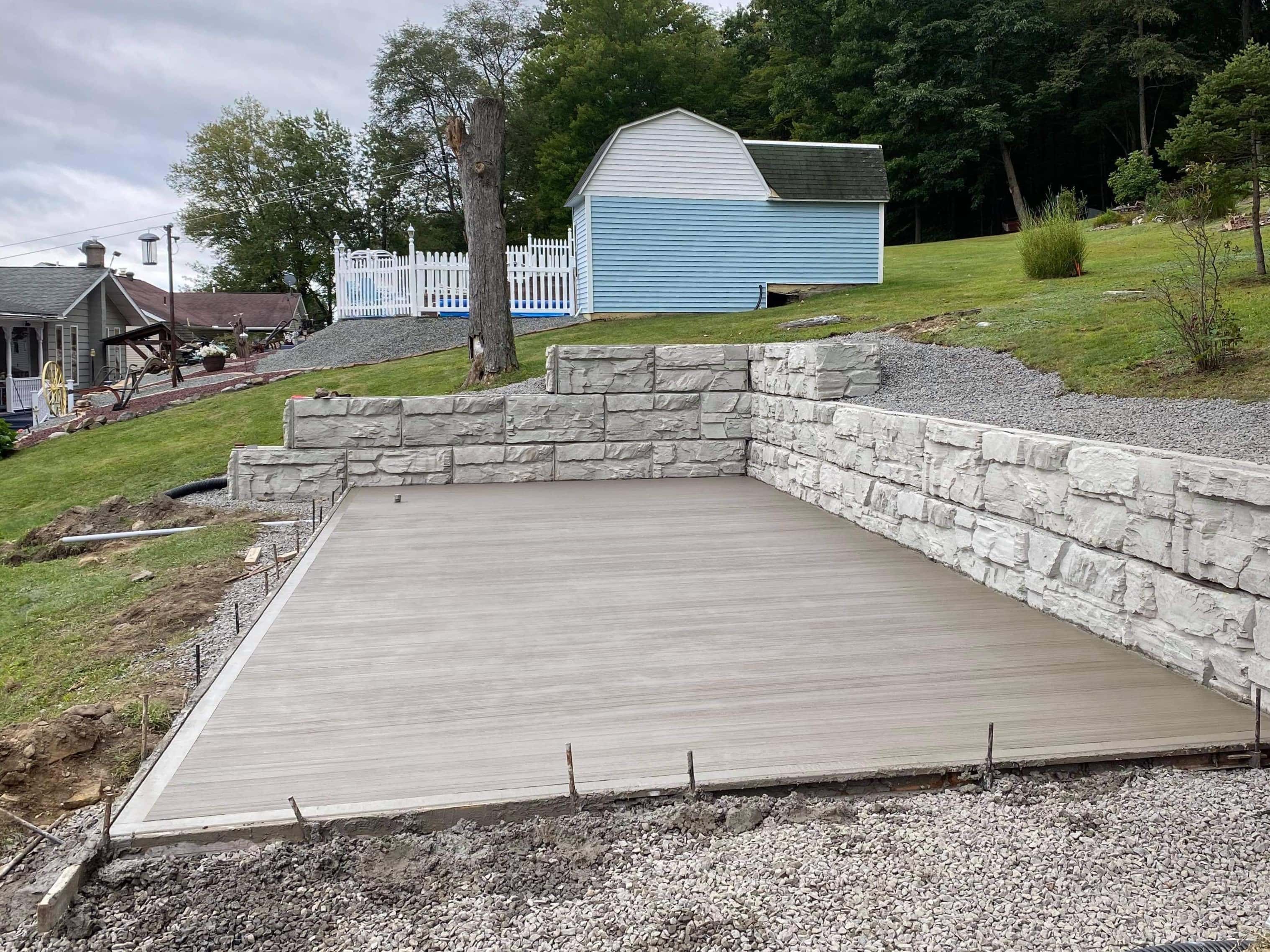 Parking Area Retaining Wall Applications Gallery - MagnumStone®
